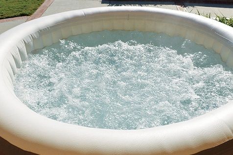 Whirlpool schäumt